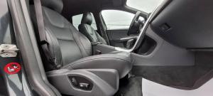 Pelēks Volvo XC60 2013 Rīga, ar dzinēja tilpumu 2.40 L un nobraukumu 290 tūkst. km par 13200 €, foto 19 vietnē AUTOMOTO.COM.LV