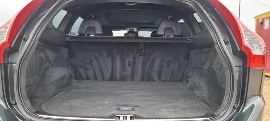 Pelēks Volvo XC60 2013 Rīga, ar dzinēja tilpumu 2.40 L un nobraukumu 290 tūkst. km par 13200 €, foto 25 vietnē AUTOMOTO.COM.LV