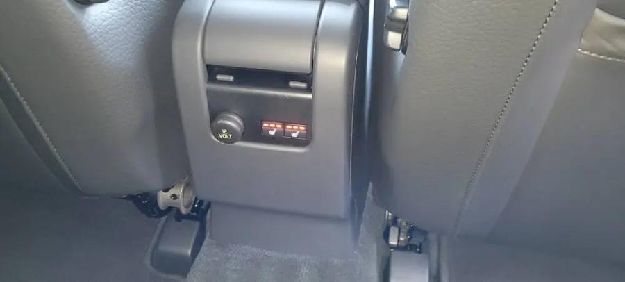Pelēks Volvo XC60 2013 Rīga, ar dzinēja tilpumu 2.40 L un nobraukumu 290 tūkst. km par 13200 €, foto 29 vietnē AUTOMOTO.COM.LV