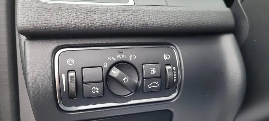 Pelēks Volvo XC60 2013 Rīga, ar dzinēja tilpumu 2.40 L un nobraukumu 290 tūkst. km par 13200 €, foto 34 vietnē AUTOMOTO.COM.LV