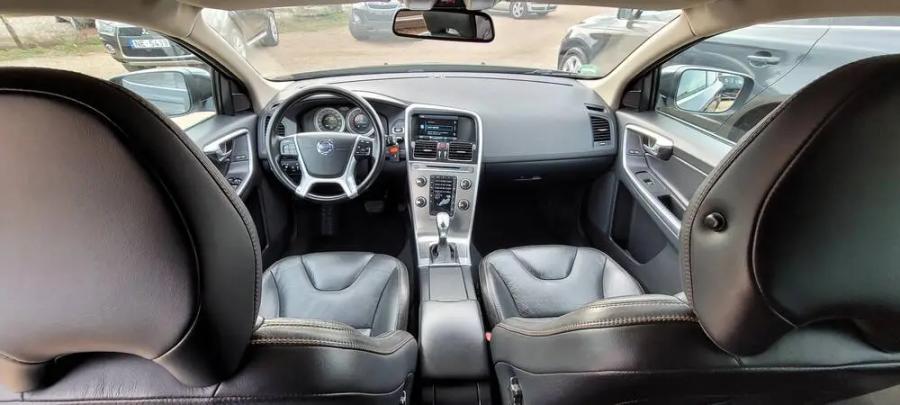 Pelēks Volvo XC60 2013 Rīga, ar dzinēja tilpumu 2.40 L un nobraukumu 197 tūkst. km par 12500 €, foto 16 vietnē AUTOMOTO.COM.LV