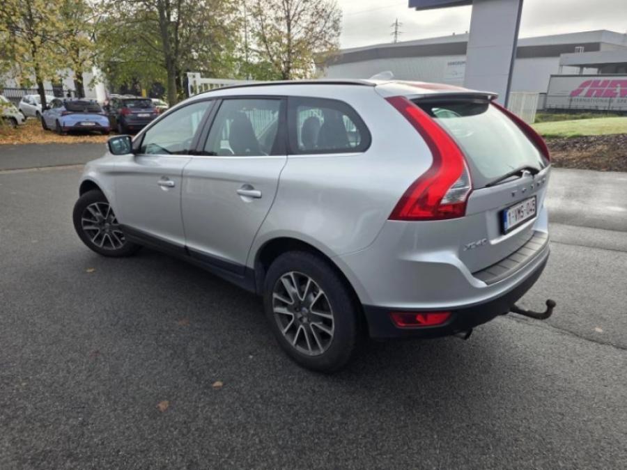 Pelēks Volvo XC60 2013 Rīga, ar dzinēja tilpumu 2.00 L un nobraukumu 245 tūkst. km par 10995 €, foto 3 vietnē AUTOMOTO.COM.LV