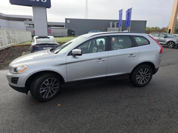 Pelēks Volvo XC60 2013 Rīga, ar dzinēja tilpumu 2.00 L un nobraukumu 245 tūkst. km par 10995 €, foto 3 vietnē AUTOMOTO.COM.LV