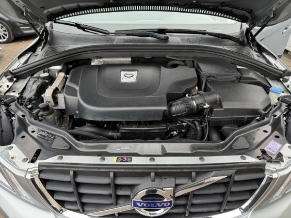 Pelēks Volvo XC60 2013 Rīga, ar dzinēja tilpumu 2.40 L un nobraukumu 243 tūkst. km par 11900 €, foto 10 vietnē AUTOMOTO.COM.LV