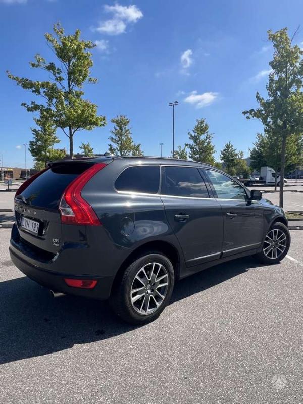 Pelēks Volvo XC60 2013 Klaipėda, ar dzinēja tilpumu 2.40 L un nobraukumu 222 tūkst. km par 10500 €, foto 1 vietnē AUTOMOTO.COM.LV