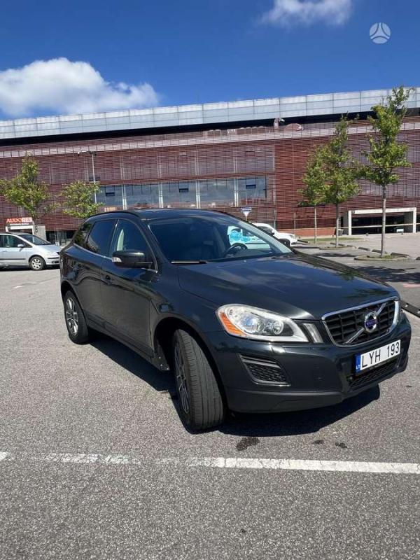 Pelēks Volvo XC60 2013 Klaipėda, ar dzinēja tilpumu 2.40 L un nobraukumu 222 tūkst. km par 10500 €, foto 2 vietnē AUTOMOTO.COM.LV