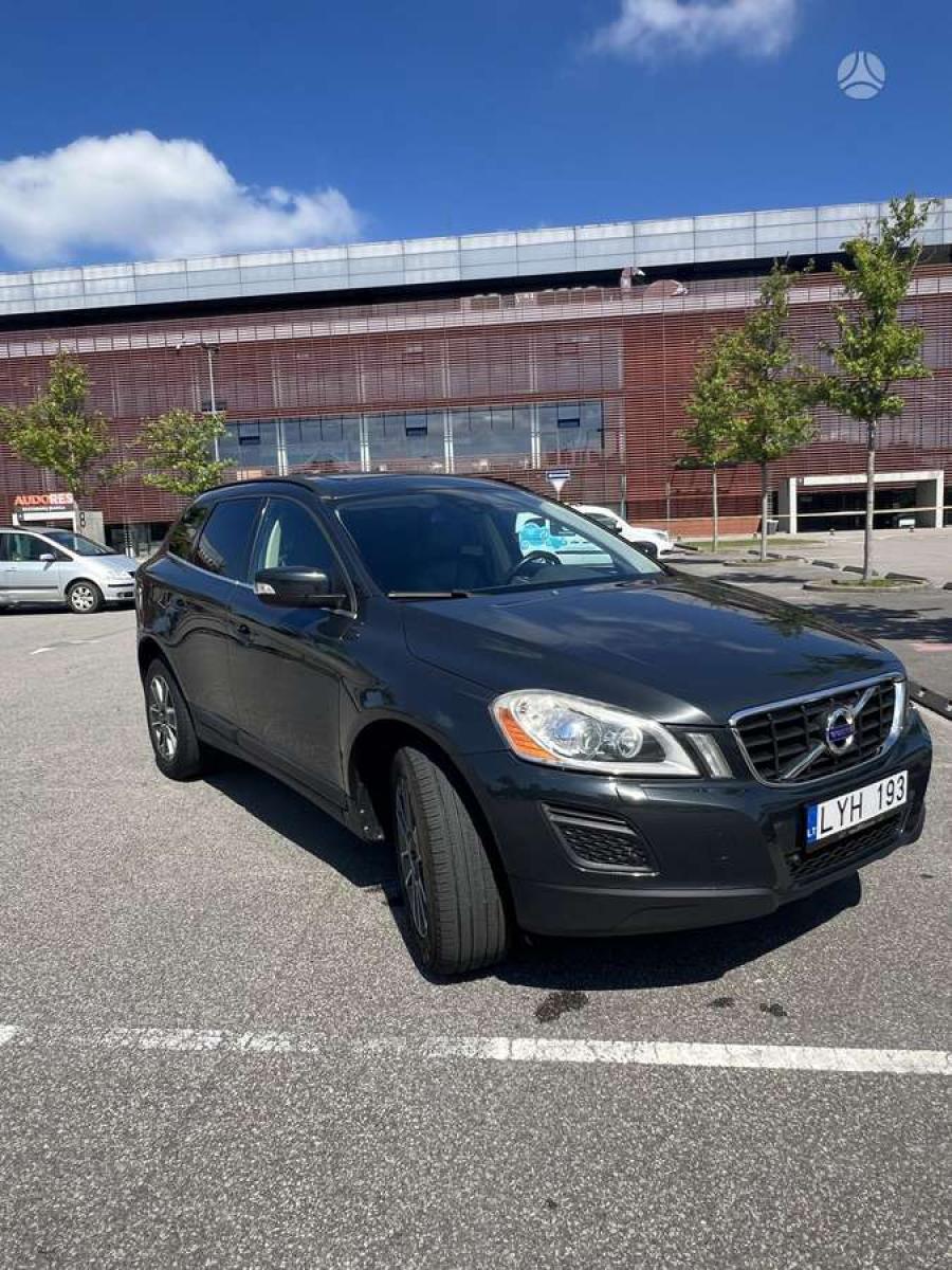 Grey Volvo XC60 2013 in Klaipeda, with an engine capacity of 2.40 L and mileage of 222 thousand km for 10500 €, photo 3 on AUTOMOTO.COM.LV