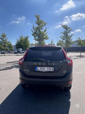 Grey Volvo XC60 2013 in Klaipeda, with an engine capacity of 2.40 L and mileage of 222 thousand km for 10500 €, photo 4 on AUTOMOTO.COM.LV