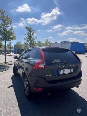 Grey Volvo XC60 2013 in Klaipeda, with an engine capacity of 2.40 L and mileage of 222 thousand km for 10500 €, photo 5 on AUTOMOTO.COM.LV