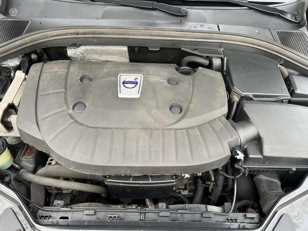 Pelēks Volvo XC60 2013 Klaipėda, ar dzinēja tilpumu 2.40 L un nobraukumu 222 tūkst. km par 10500 €, foto 9 vietnē AUTOMOTO.COM.LV