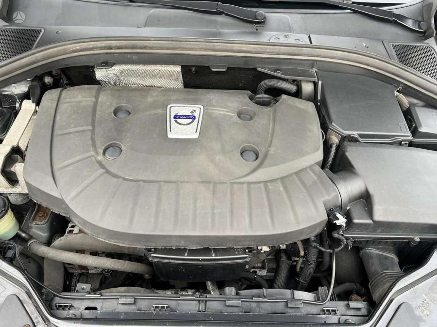 Grey Volvo XC60 2013 in Klaipeda, with an engine capacity of 2.40 L and mileage of 222 thousand km for 10500 €, photo 10 on AUTOMOTO.COM.LV