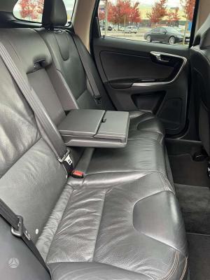Grey Volvo XC60 2013 in Klaipeda, with an engine capacity of 2.40 L and mileage of 222 thousand km for 10500 €, photo 12 on AUTOMOTO.COM.LV