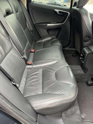 Grey Volvo XC60 2013 in Klaipeda, with an engine capacity of 2.40 L and mileage of 222 thousand km for 10500 €, photo 13 on AUTOMOTO.COM.LV