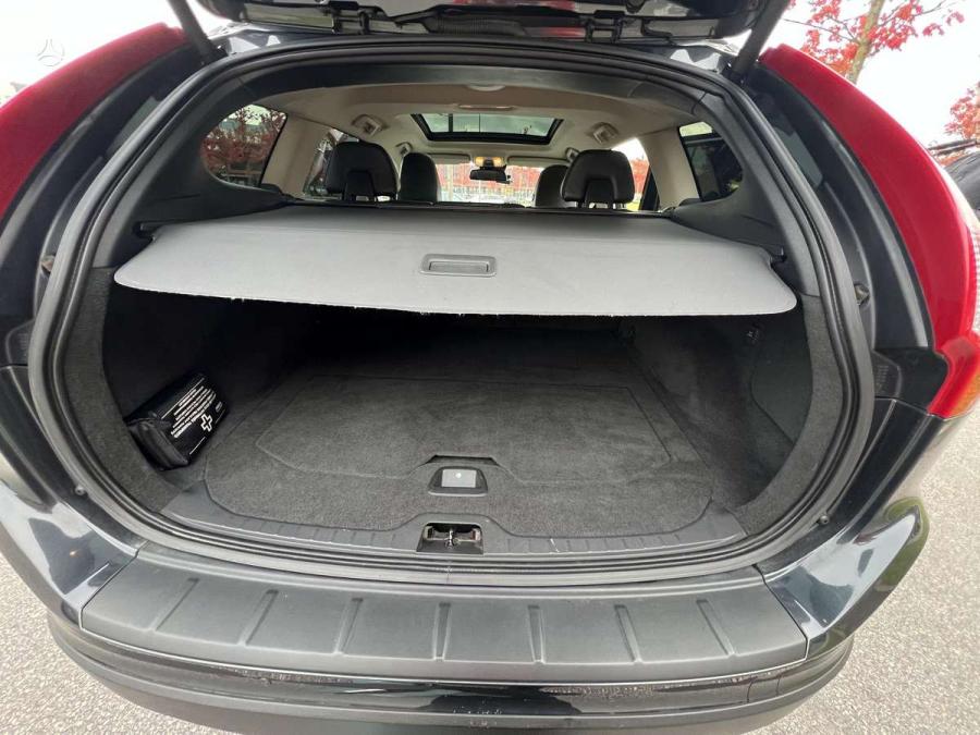 Grey Volvo XC60 2013 in Klaipeda, with an engine capacity of 2.40 L and mileage of 222 thousand km for 10500 €, photo 16 on AUTOMOTO.COM.LV