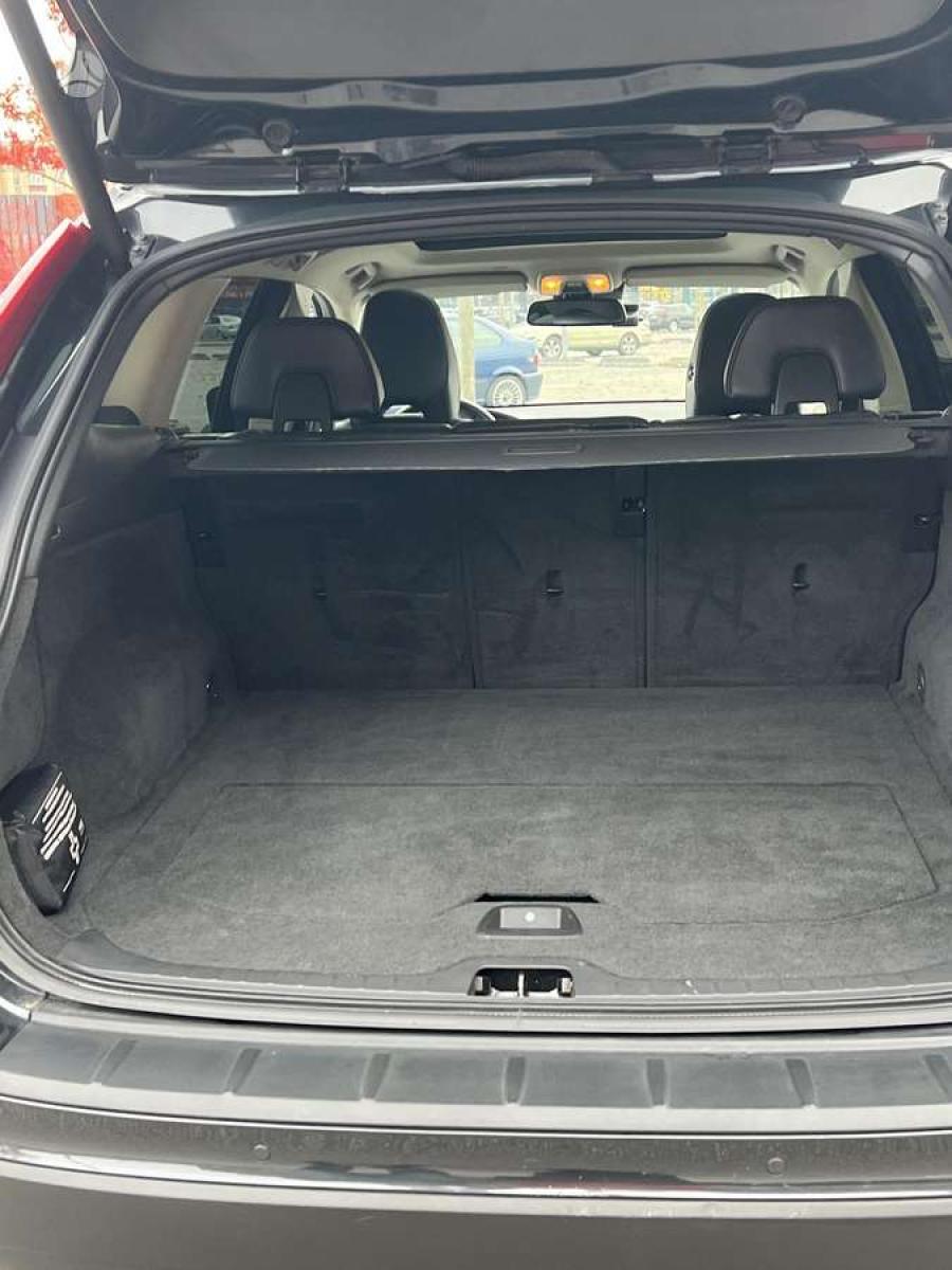 Grey Volvo XC60 2013 in Klaipeda, with an engine capacity of 2.40 L and mileage of 222 thousand km for 10500 €, photo 17 on AUTOMOTO.COM.LV