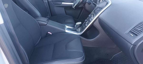 Pelēks Volvo XC60 2013 Panevēža, ar dzinēja tilpumu 2.00 L un nobraukumu 151 tūkst. km par 8900 €, foto 8 vietnē AUTOMOTO.COM.LV