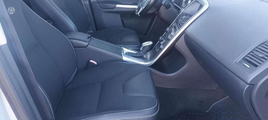 Grey Volvo XC60 2013 in Panevezys, with an engine capacity of 2.00 L and mileage of 151 thousand km for 8900 €, photo 9 on AUTOMOTO.COM.LV