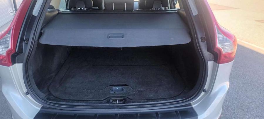 Grey Volvo XC60 2013 in Panevezys, with an engine capacity of 2.00 L and mileage of 151 thousand km for 8900 €, photo 12 on AUTOMOTO.COM.LV