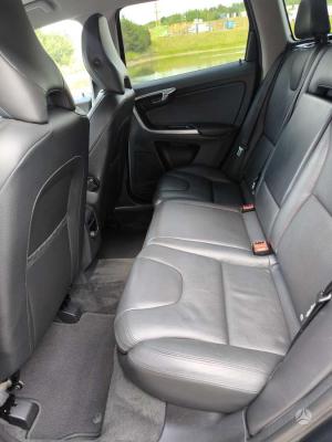 Pelēks Volvo XC60 2013 Viļņa, ar dzinēja tilpumu 1.98 L un nobraukumu 170 tūkst. km par 12000 €, foto 18 vietnē AUTOMOTO.COM.LV