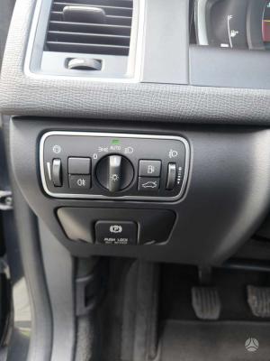 Pelēks Volvo XC60 2013 Viļņa, ar dzinēja tilpumu 1.98 L un nobraukumu 170 tūkst. km par 12000 €, foto 20 vietnē AUTOMOTO.COM.LV