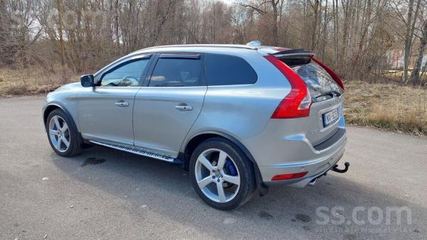 Grey Volvo XC60 2013 in Preili, with an engine capacity of 2.40 L and mileage of 156 thousand km for 13200 €, photo 3 on AUTOMOTO.COM.LV