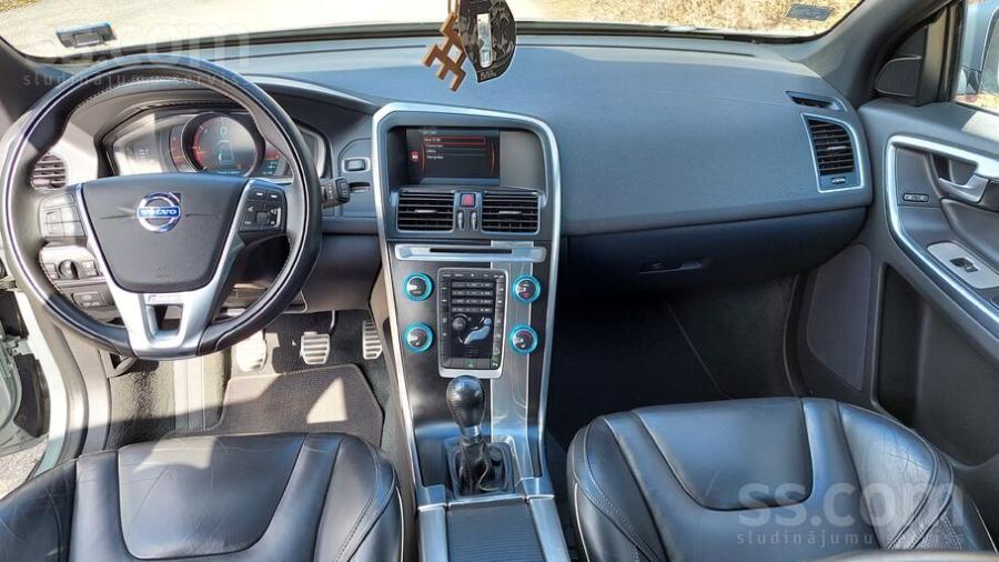 Pelēks Volvo XC60 2013 Preiļi, ar dzinēja tilpumu 2.40 L un nobraukumu 156 tūkst. km par 13200 €, foto 14 vietnē AUTOMOTO.COM.LV