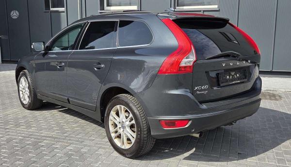 Pelēks Volvo XC60 2013 Šauļi, ar dzinēja tilpumu 1.98 L un nobraukumu 177 tūkst. km par 8500 €, foto 4 vietnē AUTOMOTO.COM.LV