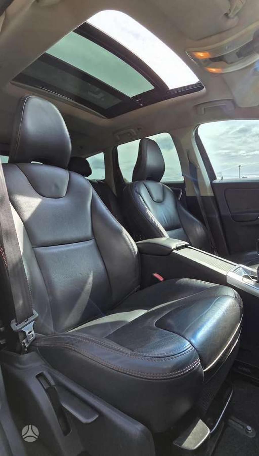 Pelēks Volvo XC60 2013 Šauļi, ar dzinēja tilpumu 1.98 L un nobraukumu 177 tūkst. km par 8500 €, foto 8 vietnē AUTOMOTO.COM.LV
