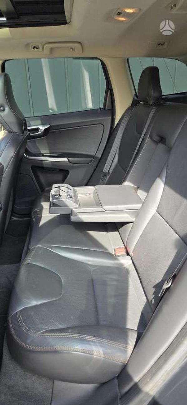 Pelēks Volvo XC60 2013 Šauļi, ar dzinēja tilpumu 1.98 L un nobraukumu 177 tūkst. km par 8500 €, foto 9 vietnē AUTOMOTO.COM.LV