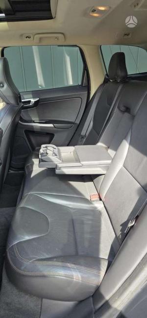 Pelēks Volvo XC60 2013 Šauļi, ar dzinēja tilpumu 1.98 L un nobraukumu 177 tūkst. km par 8500 €, foto 10 vietnē AUTOMOTO.COM.LV