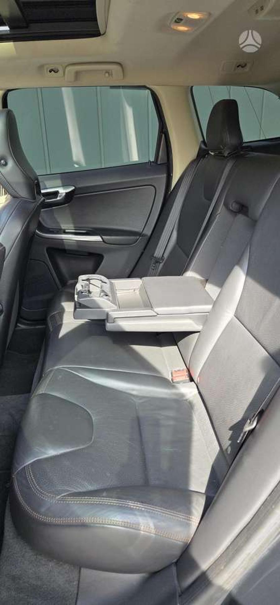 Pelēks Volvo XC60 2013 Šauļi, ar dzinēja tilpumu 1.98 L un nobraukumu 177 tūkst. km par 8500 €, foto 10 vietnē AUTOMOTO.COM.LV