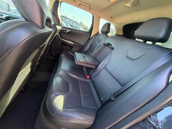 Pelēks Volvo XC60 2013 Šauļi, ar dzinēja tilpumu 1.98 L un nobraukumu 177 tūkst. km par 8500 €, foto 10 vietnē AUTOMOTO.COM.LV