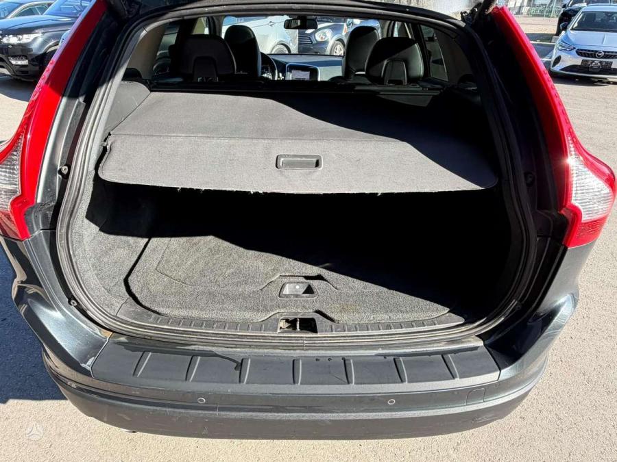 Pelēks Volvo XC60 2013 Šauļi, ar dzinēja tilpumu 1.98 L un nobraukumu 177 tūkst. km par 8500 €, foto 12 vietnē AUTOMOTO.COM.LV