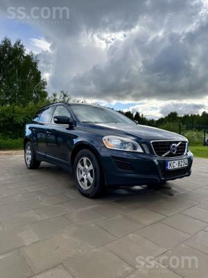 Grey Volvo XC60 2013 in Riga, with an engine capacity of 2.40 L and mileage of 283 thousand km for 8000 €, photo  on AUTOMOTO.COM.LV