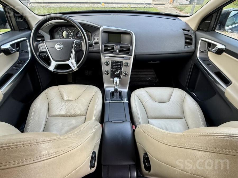 Pelēks Volvo XC60 2013 Rīga, ar dzinēja tilpumu 2.40 L un nobraukumu 283 tūkst. km par 8000 €, foto 4 vietnē AUTOMOTO.COM.LV