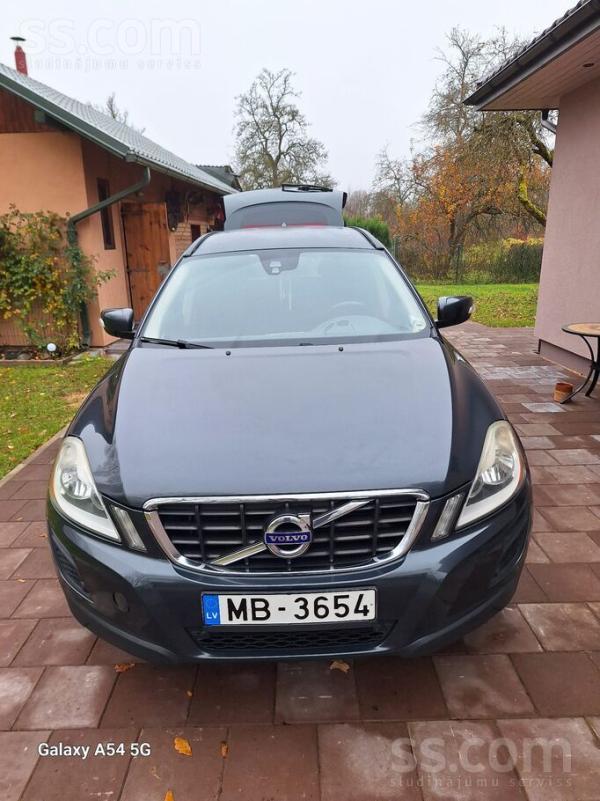 Pelēks Volvo XC60 2013 Rīga, ar dzinēja tilpumu 2.00 L un nobraukumu 250 tūkst. km par 7500 €, foto 1 vietnē AUTOMOTO.COM.LV