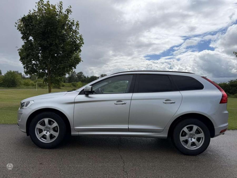 Pelēks Volvo XC60 2013 Šauļi, ar dzinēja tilpumu 1.98 L un nobraukumu 181 tūkst. km par 9300 €, foto 5 vietnē AUTOMOTO.COM.LV