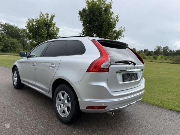Grey Volvo XC60 2013 in Siauliai, with an engine capacity of 1.98 L and mileage of 181 thousand km for 9300 €, photo 6 on AUTOMOTO.COM.LV