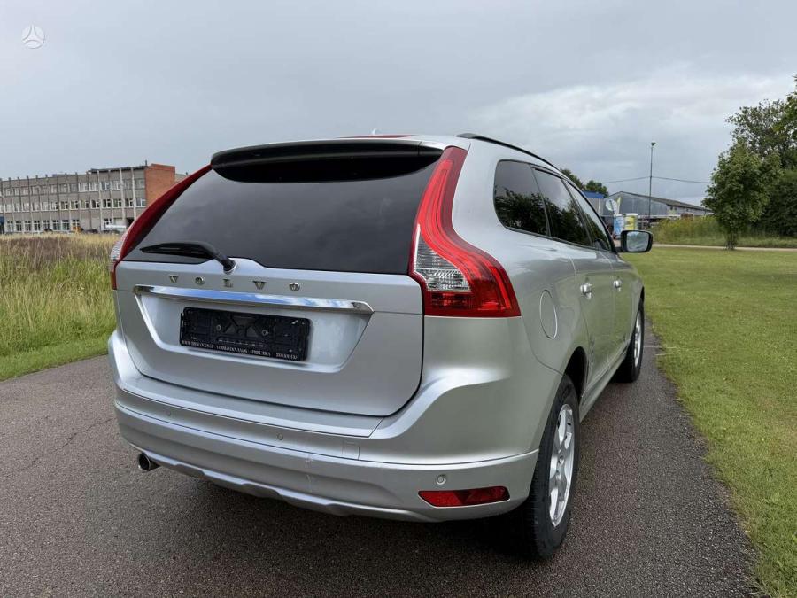Pelēks Volvo XC60 2013 Šauļi, ar dzinēja tilpumu 1.98 L un nobraukumu 181 tūkst. km par 9300 €, foto 9 vietnē AUTOMOTO.COM.LV