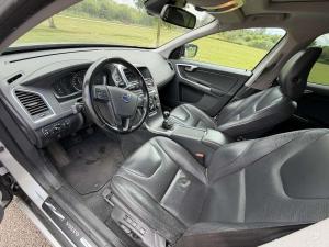 Pelēks Volvo XC60 2013 Šauļi, ar dzinēja tilpumu 1.98 L un nobraukumu 181 tūkst. km par 9300 €, foto 12 vietnē AUTOMOTO.COM.LV
