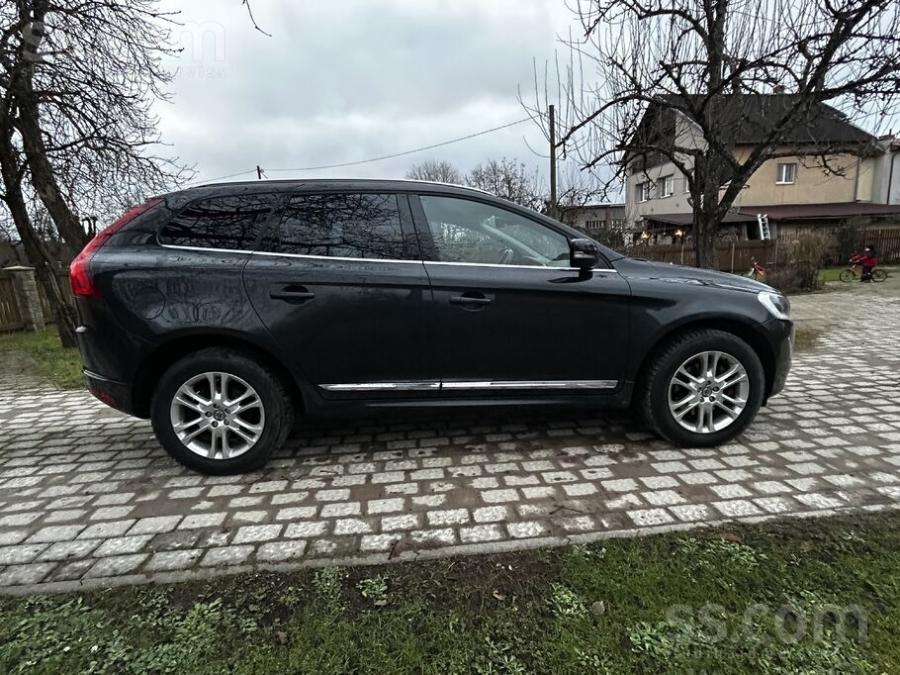 Grey Volvo XC60 2013 in Riga, with an engine capacity of 2.00 L and mileage of 358 thousand km for 8300 €, photo 3 on AUTOMOTO.COM.LV