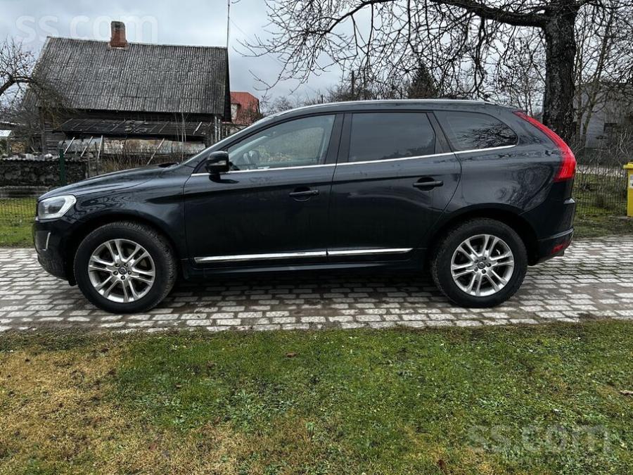 Grey Volvo XC60 2013 in Riga, with an engine capacity of 2.00 L and mileage of 358 thousand km for 8300 €, photo 4 on AUTOMOTO.COM.LV
