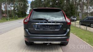 Pelēks Volvo XC60 2013 Valmiera, ar dzinēja tilpumu 2.00 L un nobraukumu 243 tūkst. km par 9700 €, foto  vietnē AUTOMOTO.COM.LV