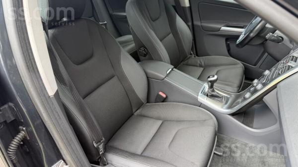 Grey Volvo XC60 2013 in Valmiera, with an engine capacity of 2.00 L and mileage of 243 thousand km for 9700 €, photo 6 on AUTOMOTO.COM.LV