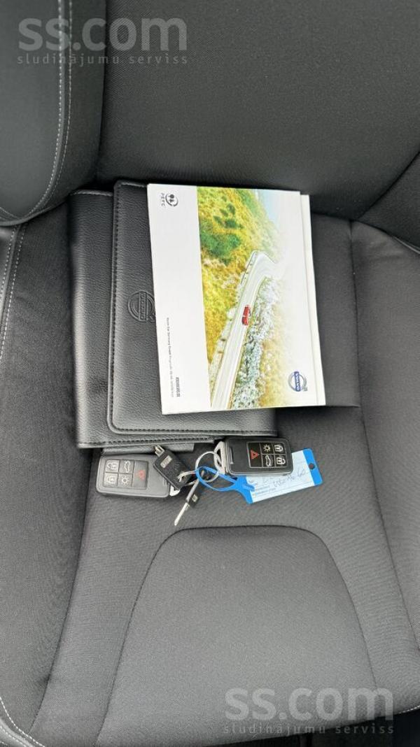 Grey Volvo XC60 2013 in Valmiera, with an engine capacity of 2.00 L and mileage of 243 thousand km for 9700 €, photo 8 on AUTOMOTO.COM.LV