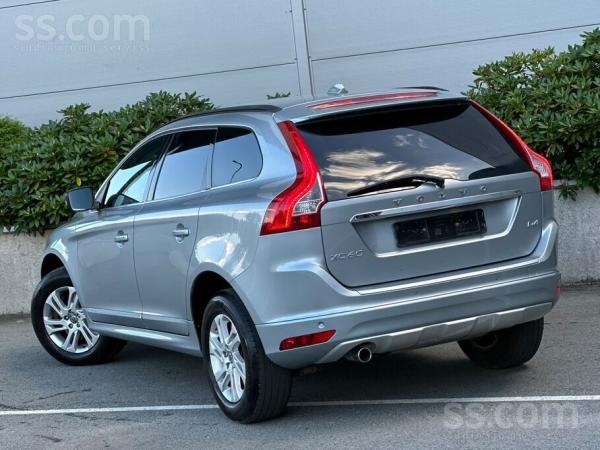 Pelēks Volvo XC60 2013 Rīga, ar dzinēja tilpumu 2.00 L un nobraukumu 324 tūkst. km par 9650 €, foto 4 vietnē AUTOMOTO.COM.LV