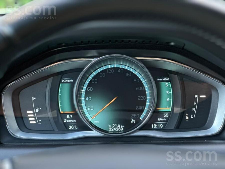 Pelēks Volvo XC60 2013 Rīga, ar dzinēja tilpumu 2.00 L un nobraukumu 324 tūkst. km par 9650 €, foto 17 vietnē AUTOMOTO.COM.LV