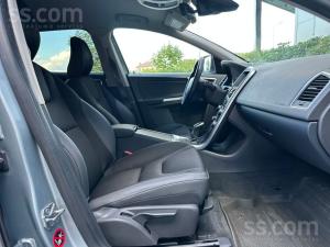 Pelēks Volvo XC60 2013 Rīga, ar dzinēja tilpumu 2.00 L un nobraukumu 324 tūkst. km par 9650 €, foto 23 vietnē AUTOMOTO.COM.LV