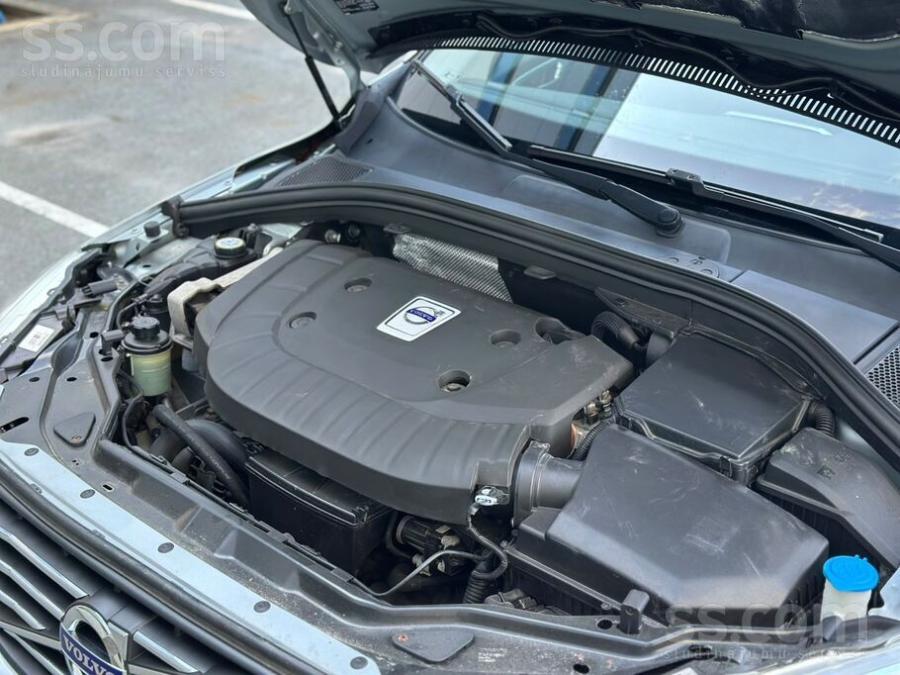Pelēks Volvo XC60 2013 Rīga, ar dzinēja tilpumu 2.00 L un nobraukumu 324 tūkst. km par 9650 €, foto 33 vietnē AUTOMOTO.COM.LV