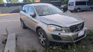 Pelēks Volvo XC60 2013 Klaipėda, ar dzinēja tilpumu 2.95 L un nobraukumu 200 tūkst. km par 4250 €, foto  vietnē AUTOMOTO.COM.LV